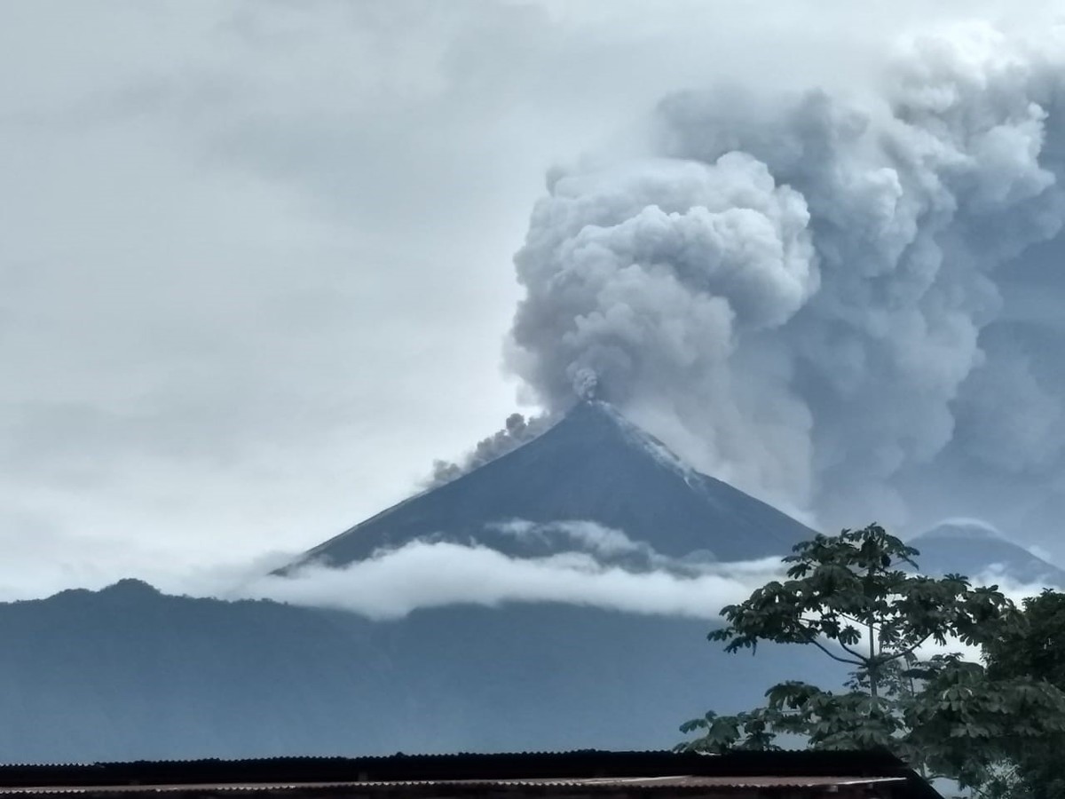 Volcanic Eruptions in Hawaii and Guatemala, Why are they so Different ...